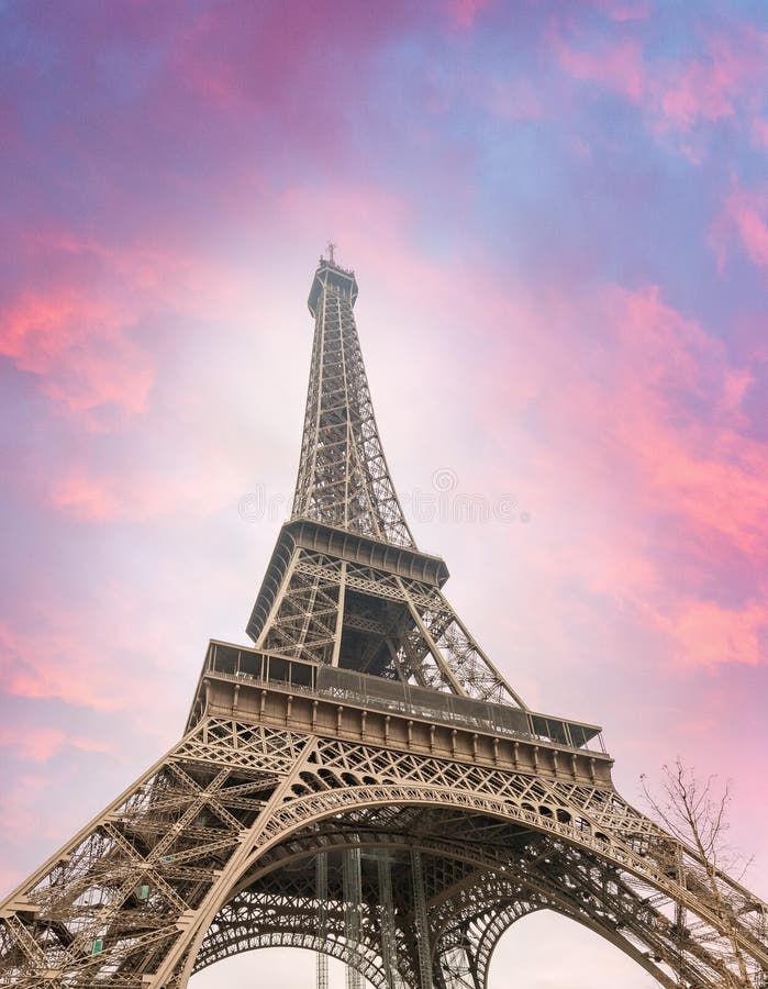 Sunset Over Eiffel Tower in Paris Stock Image - Image of tourism ... Sunset Over Eiffel Tower in Paris Stock Image - Image of tourism ...