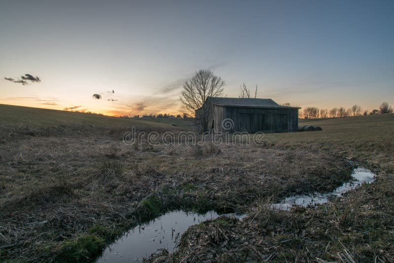 Sunset Over Kentucky Barn Usa Stock Photo - Image of evening, hill ...