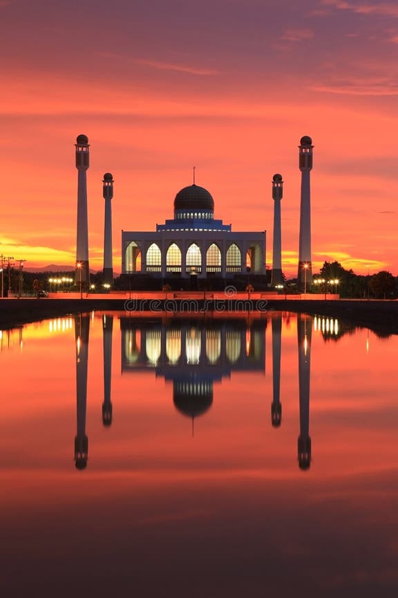Sunset over the Mosque stock image. Image of asian, dawn - 22944771