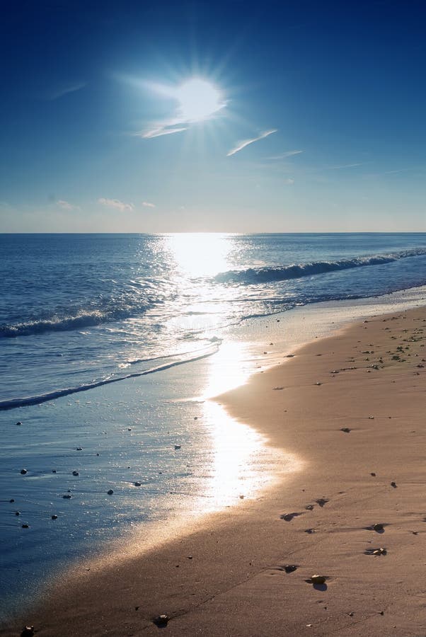 Sunset Over Ocean Vertical Image Stock Image - Image of dusk, calm ...