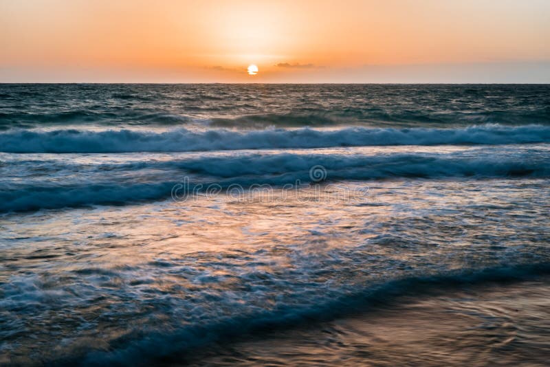Sunset Over Pacific Ocean Viewed from Waikiki Beach Hawaii Stock Photo ...