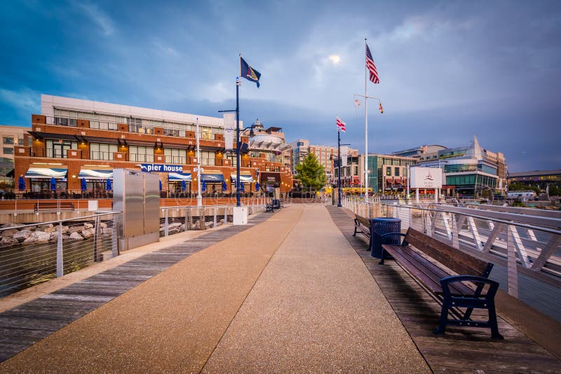 Sunset Over the Potomac River, in National Harbor, Maryland. Editorial ...