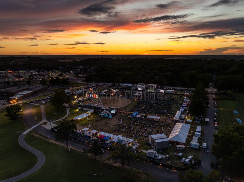 Old town concert editorial image. Image of club, electric - 52124040