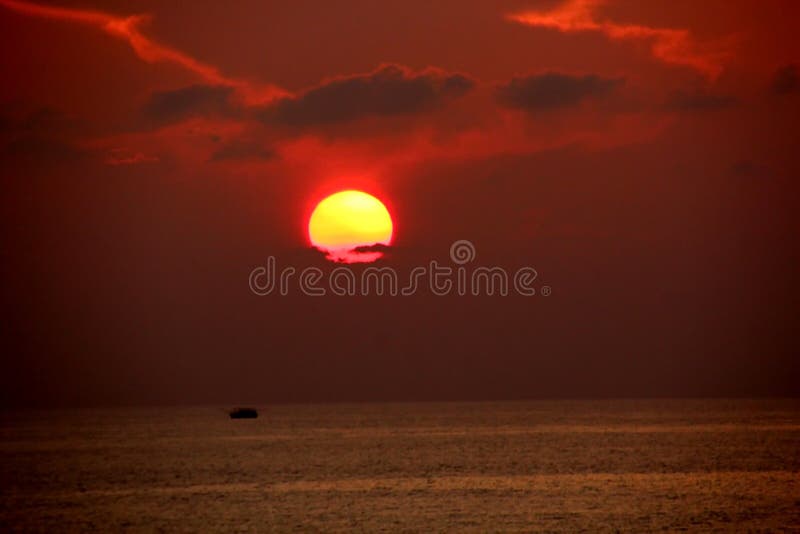 Sunset in the Pacific Ocean. Different Types of Sunset from the Side of ...