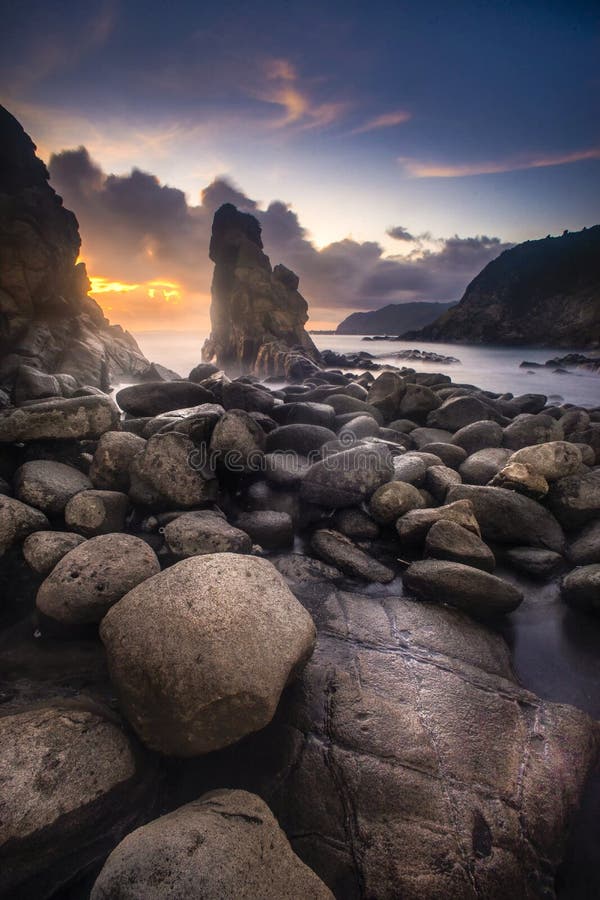 Sunset payangan beach stock photo. Image of sunset, beach - 167155918