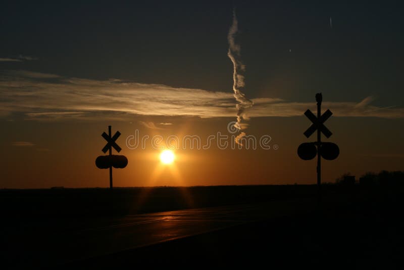 Sunset at Railroad Crossing Stock Image - Image of night, dawn: 2010033