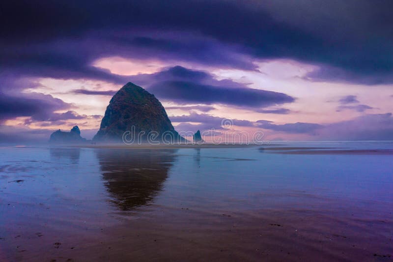 Sunset Tide Pools Low Cannon Beach Oregon Haystack Rock Stock Photos ...