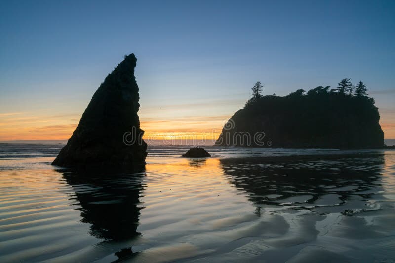 Rock Outcroping at Ruby Beach Sunset Along Pacific Ocean Stock Photo ...