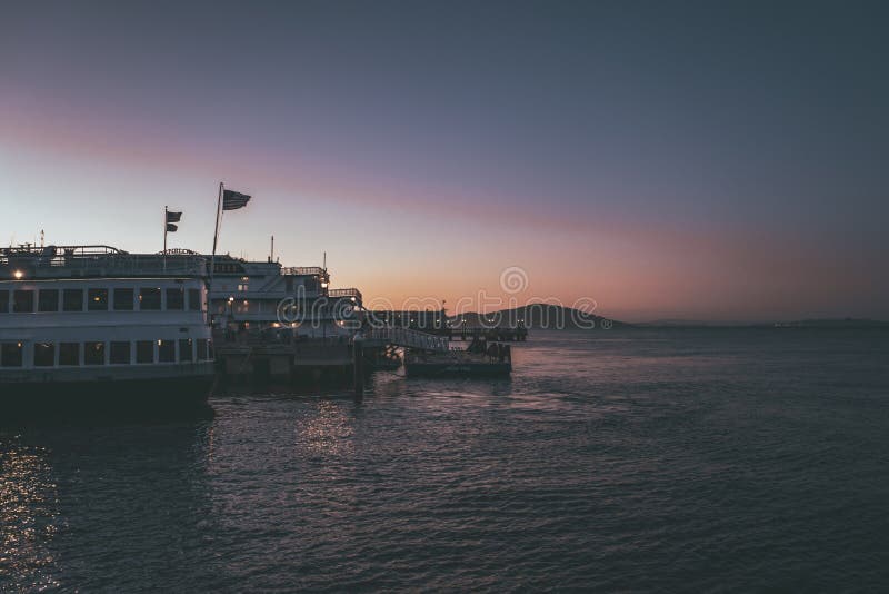 Sunset at the San-Francisco Bay , San-Francisco , California , 10/03 ...
