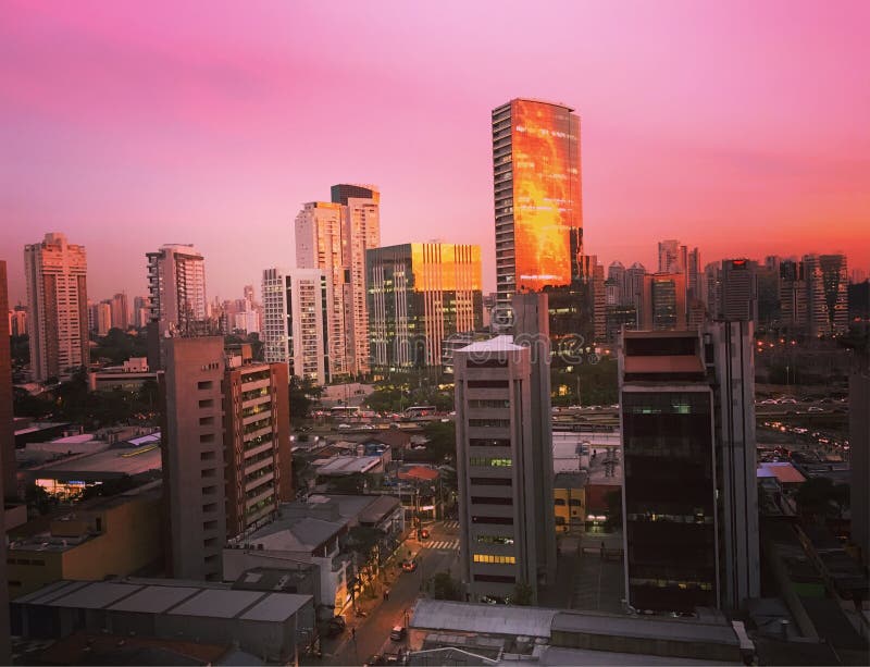 Sunset in Sao Paulo editorial stock photo. Image of buildings - 84058658