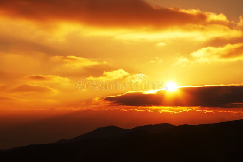 Ruby Sunset Over Ocean ~ Sun Beams Stock Image - Image of coast, fall ...