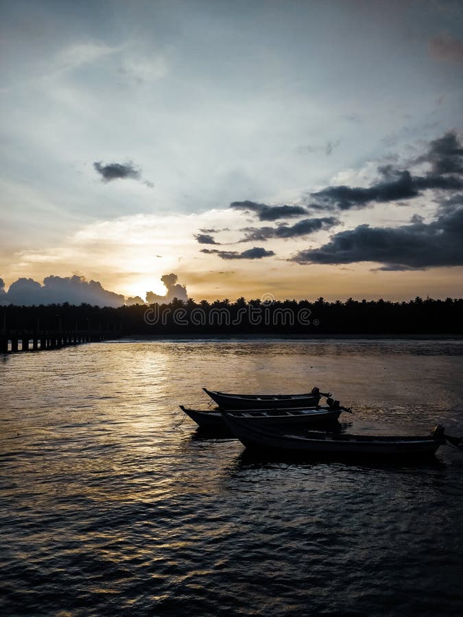 Sunset Seting Over the Island Stock Photo - Image of seting, island ...