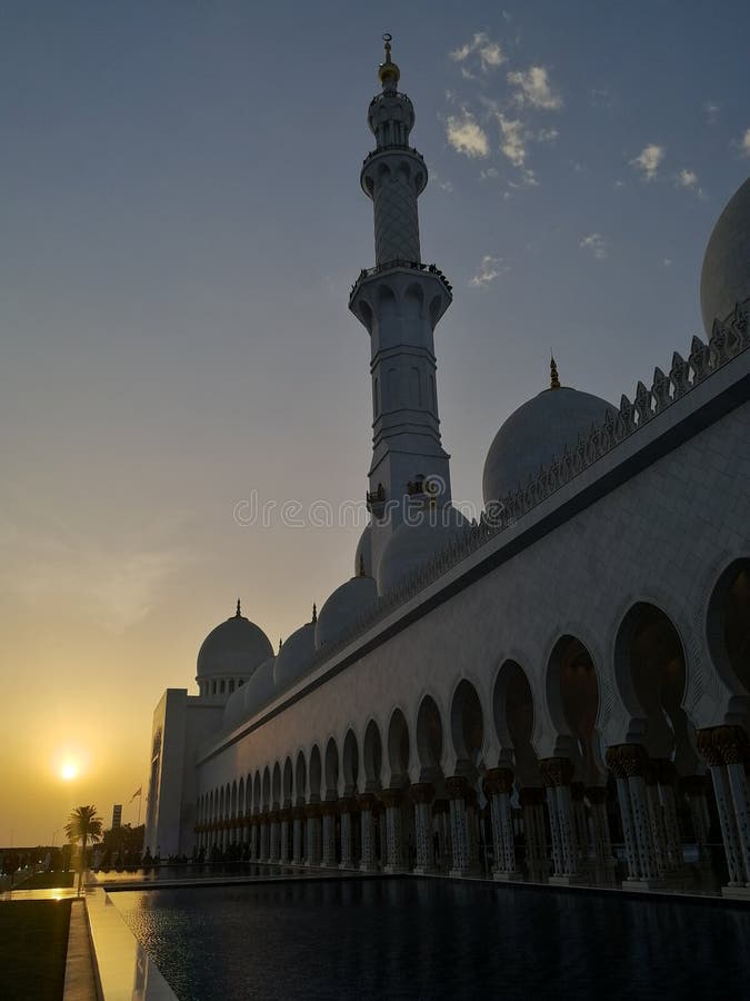 Sheikh Zayed Mosque in Abu Dhabi and Sunset Stock Photo - Image of ...