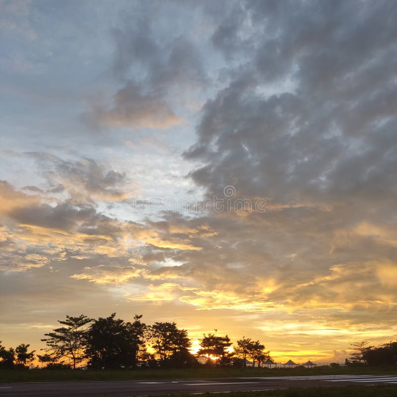 When the Sunset Show it& X27;s Color Stock Image - Image of water ...