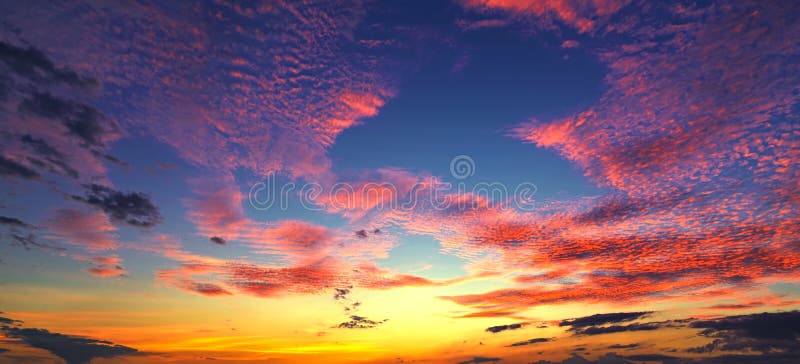 Sunset Sunrise with Clouds, Light Rays and Other Atmospheric Effect ...