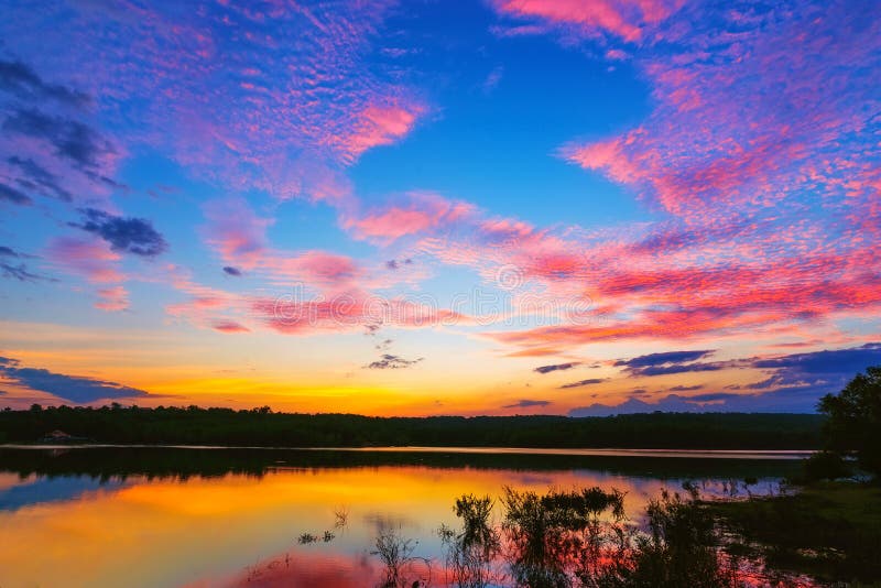 Sunset Sunrise with Clouds, Light Rays and Other Atmospheric Effect ...