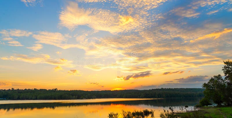 Sunset Sunrise with Clouds, Light Rays and Other Atmospheric Effect ...