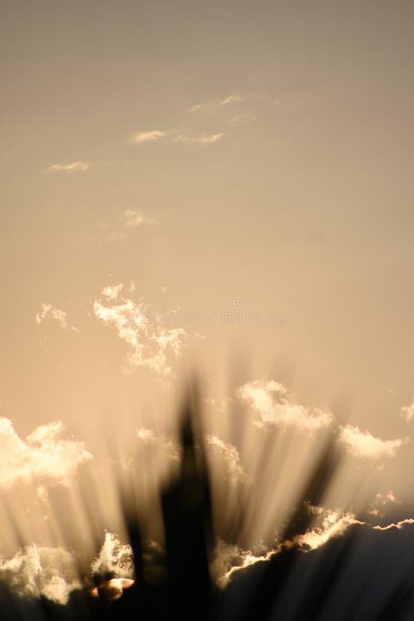 Sunset, Sunrise with Clouds, Light Rays and Other Dramatic Effect ...