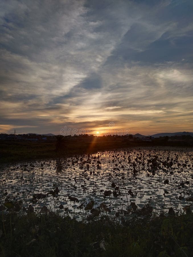 Sunset & Sunrise Scene Clouds Stock Image - Image of clouds, sunset ...
