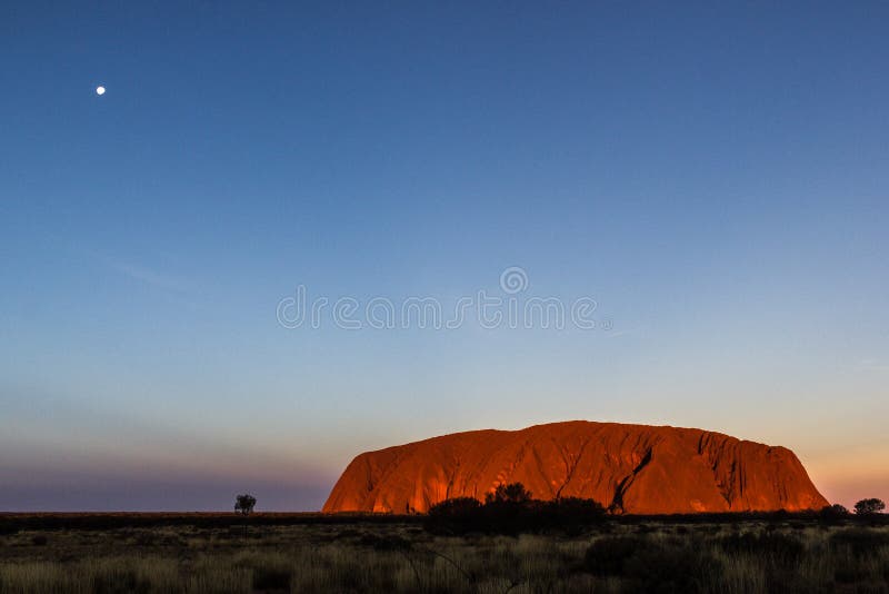 Sunset at Uluru with the Moon, Ayers Rock, the Red Center of Australia ...