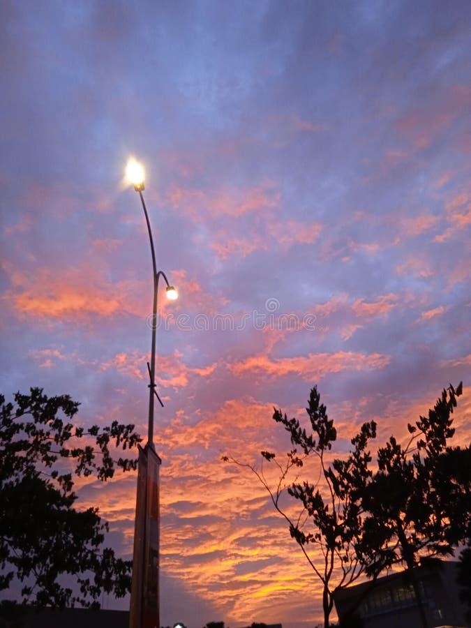 Sunset Under Mid Level Clouds Sky Aesthetic Sunset Pictures Pink Sky Stock Photo - Image of ...