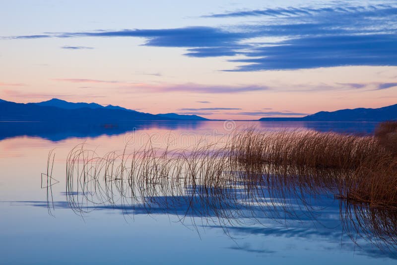 Sunset on Utah Lake stock image. Image of dusk, calm - 27899171