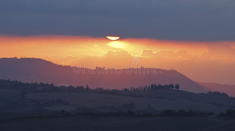 Sunset in Val D Orcia, Tuscany Stock Photo - Image of autumn, sunset ...