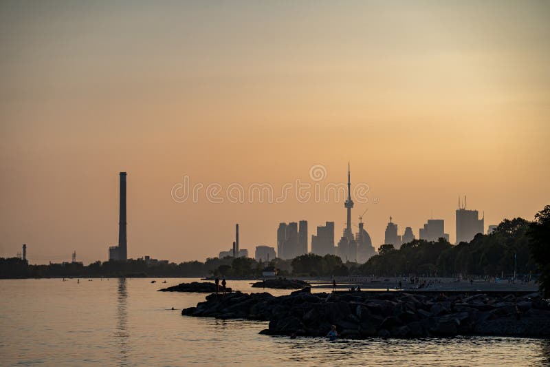 Sunset View of Downtown Toronto from Woodbine. Editorial Image - Image ...