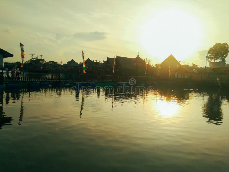 Sunset View from the Lake Shore with Midle Angle View Potrait Stock ...