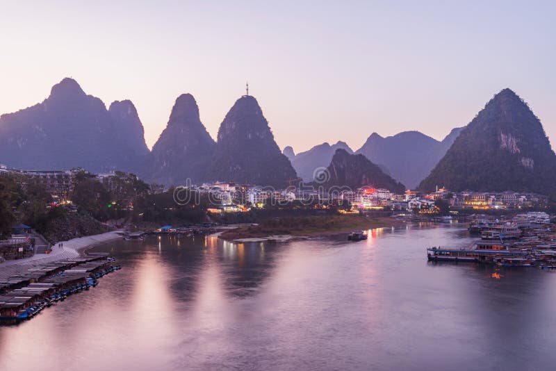 Sunset View of Li River. Yangshuo Stock Image - Image of park, cliff ...