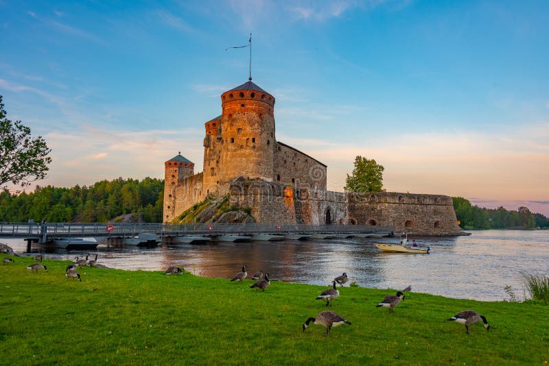 Sunset View of Olavinlinna Castle in Savonlinna, Finland Editorial ...