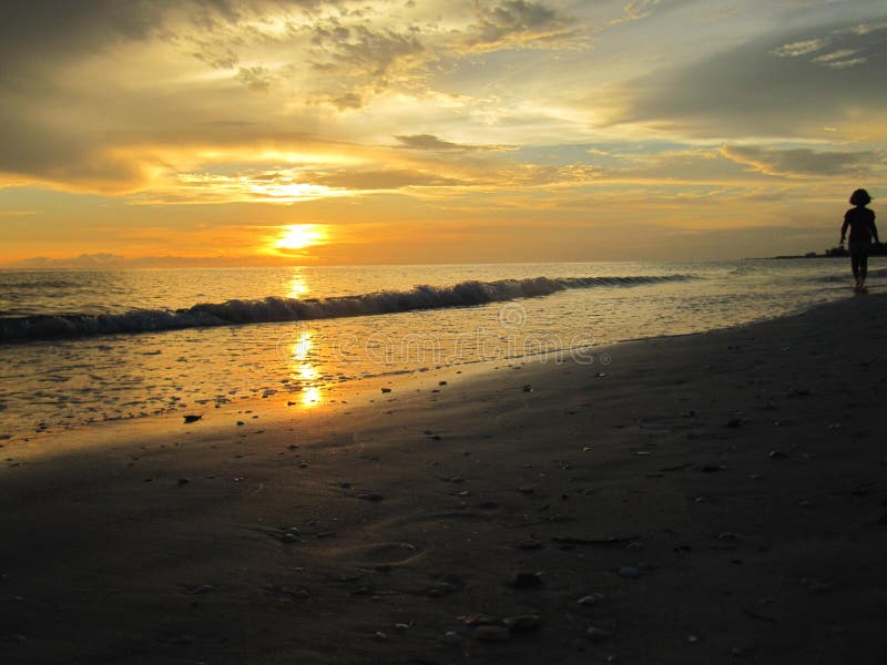 Sunset on the Water in Lido Beach, Florida Stock Photo - Image of coast ...