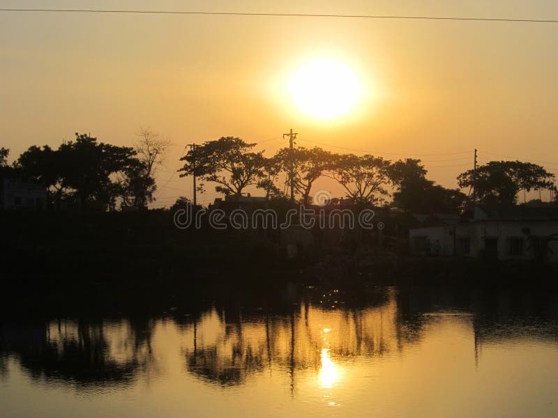 Sunset with Water Reflections and Tree, Landscape Beautiful Sunset ...