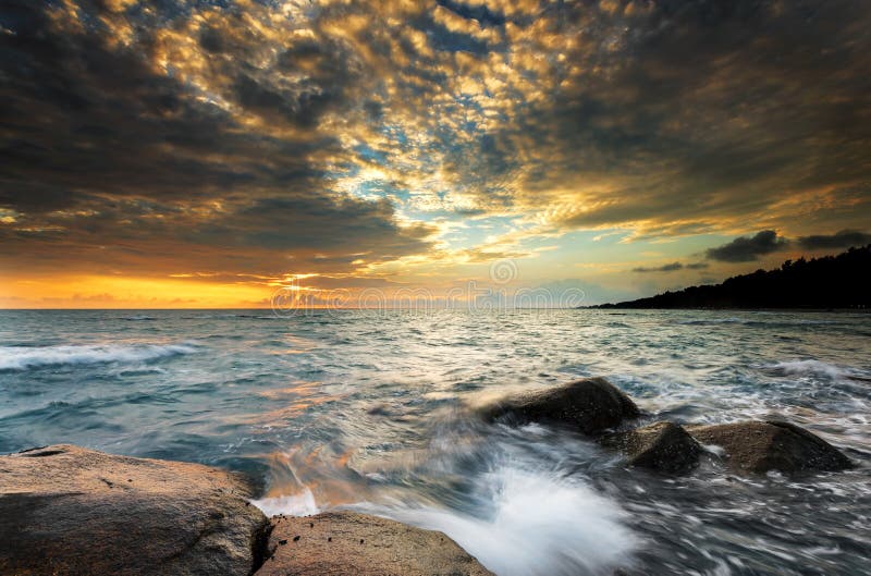Sunset Wave Rock on the Beach Stock Image - Image of autumn, light ...