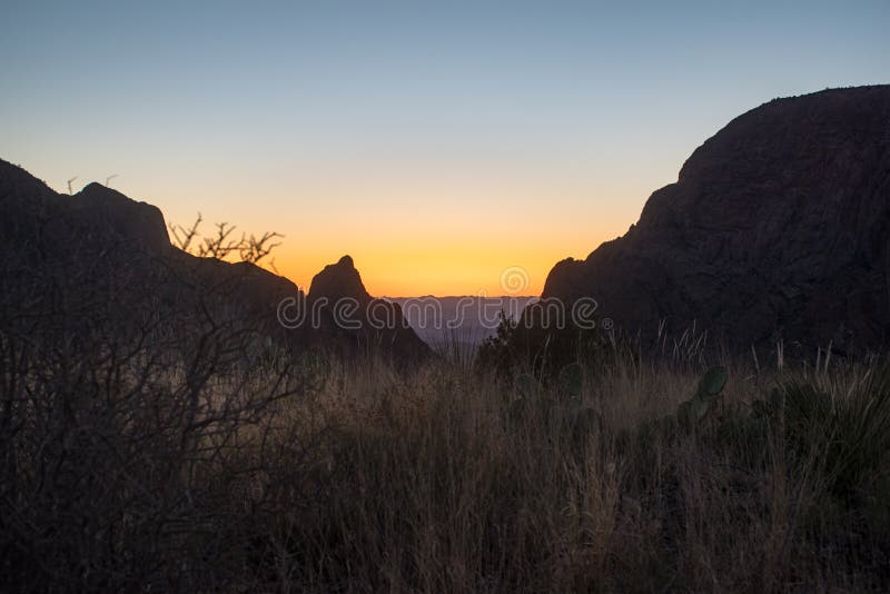 Sunset at the Window View of the Chisos Mouontains in Big Bend National ...