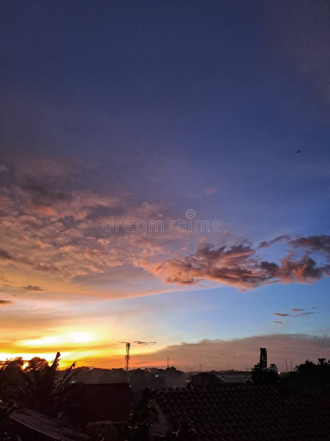 Sunsets are beautiful stock image. Image of heart, sunsets - 268419255