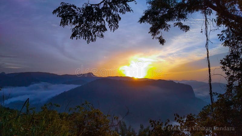 Sunshine View in a Mountain Range Stock Image - Image of range, cloudy ...