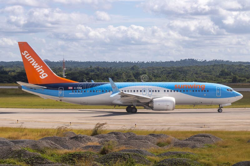 Sunwing Airlines Boeing 737-800 on Runway Editorial Image - Image of ...