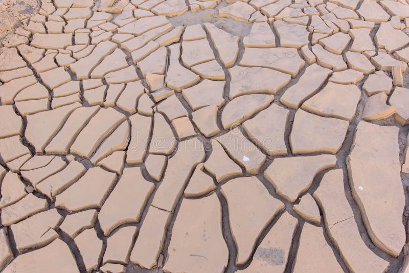 Terreno arido fotografia stock. Immagine di sfondo, arido - 88513752