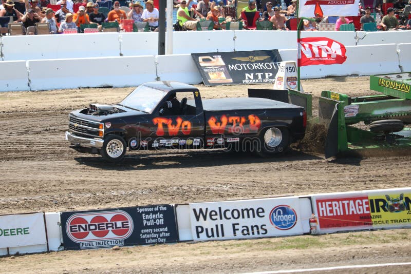 Chevy 4x4 Pulling Truck in the Pits Editorial Stock Photo - Image of ...