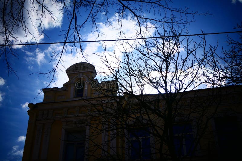 A Superb Geometric Shape Superstructure with a Rounded Top, Decorated ...