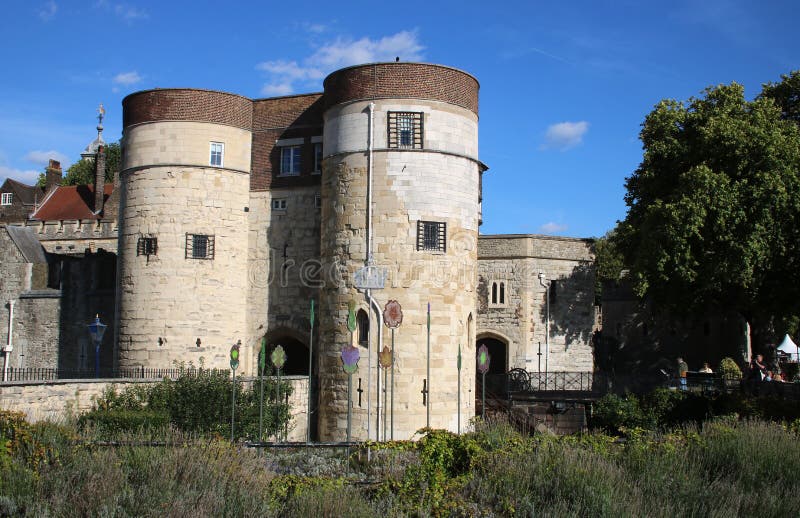 Superbloom, Byward Tower Tower of London England Editorial Stock Image ...