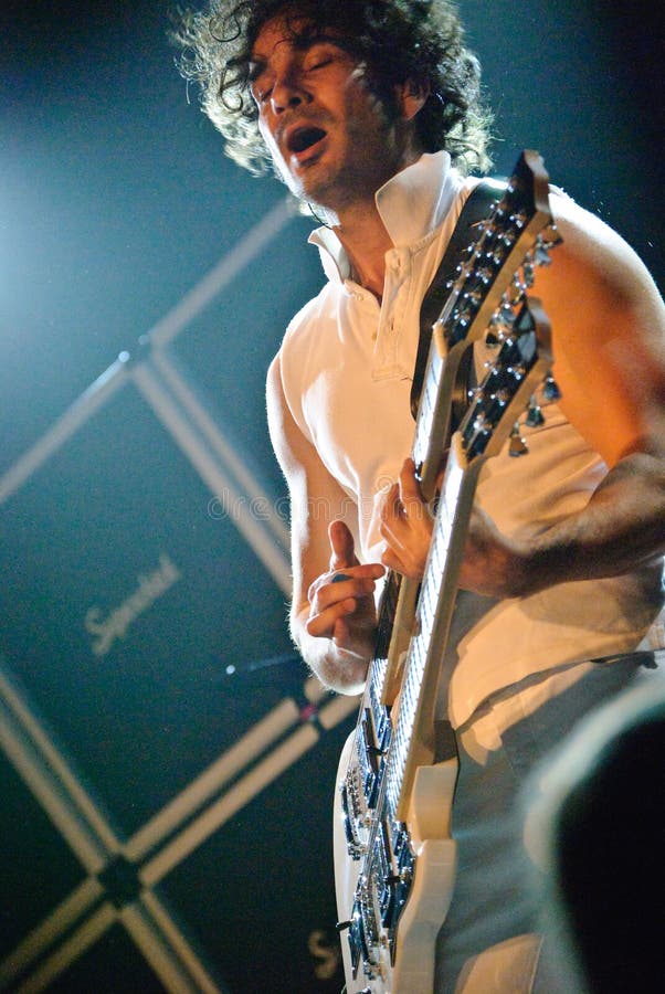 Superchick lead Singer editorial image. Image of action - 14076135