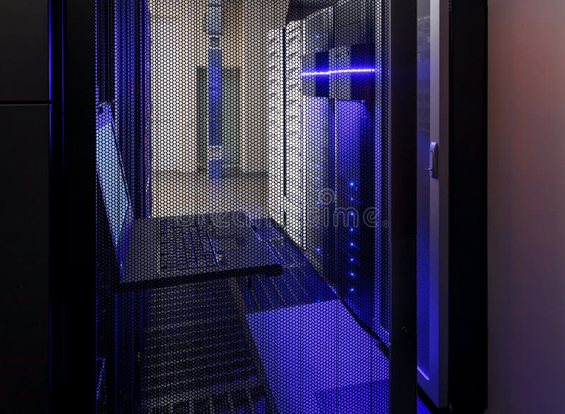 Supercomputer Terminal Management in the Data Center with Blur and ...