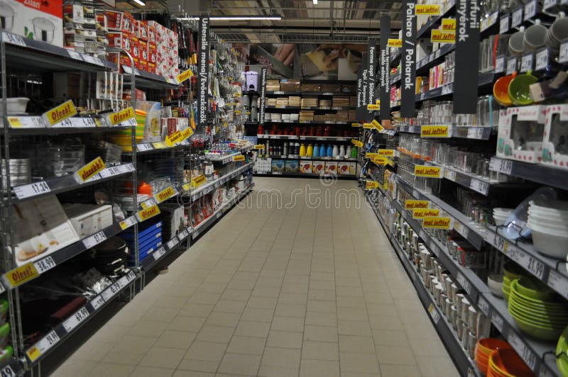 À L'intérieur D'un Supermarché De Lidl Photo stock éditorial - Image du ...