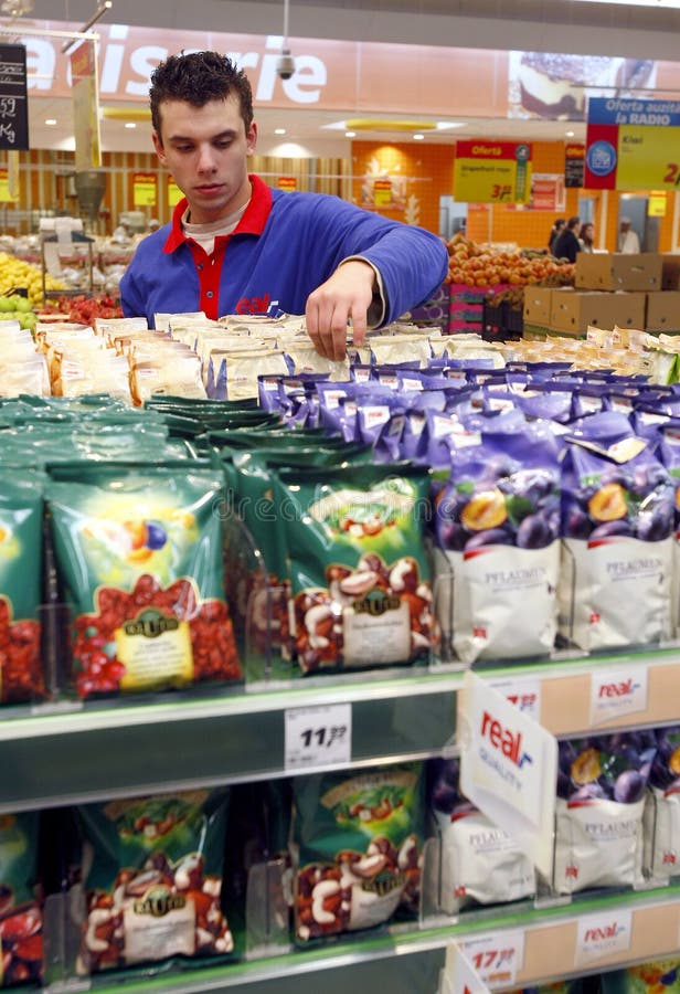 Carrefour Supermarket Logo and Shopping Cart Editorial Photography ...