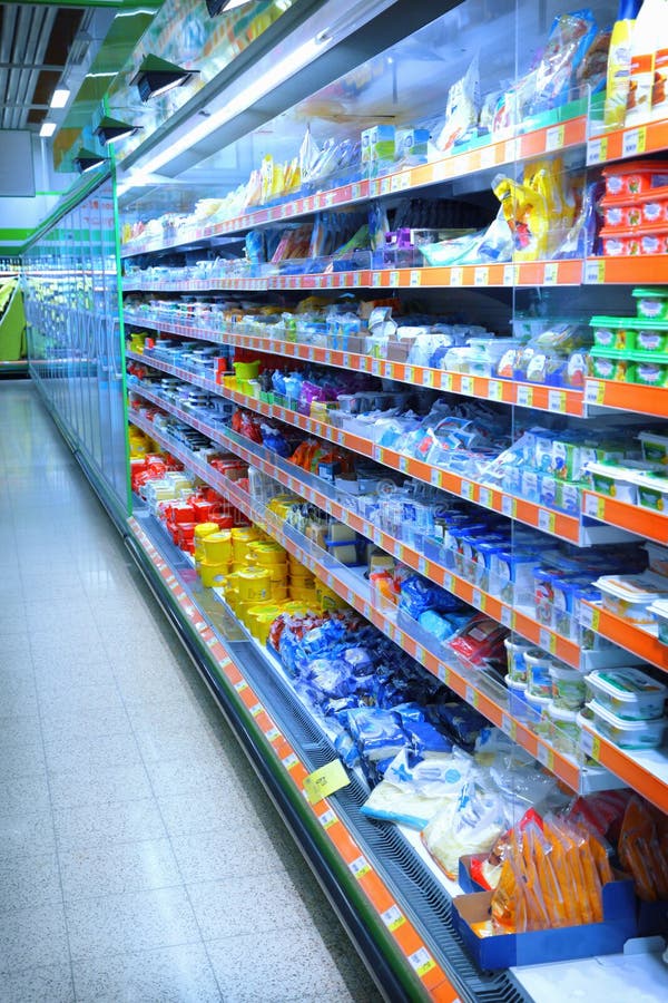 Leere Regale Des Supermarktinnenraums Stockbild - Bild von decke ...