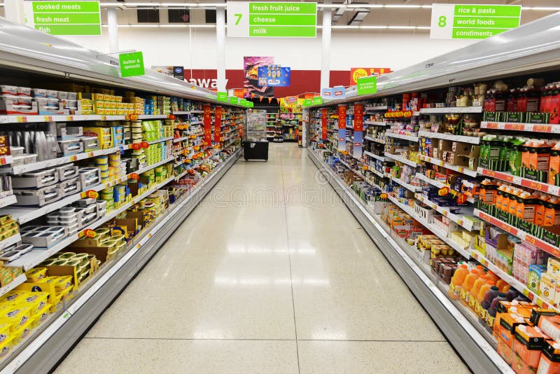 Supermarkt-Gang-Ansicht redaktionelles foto. Bild von hyper - 43710101
