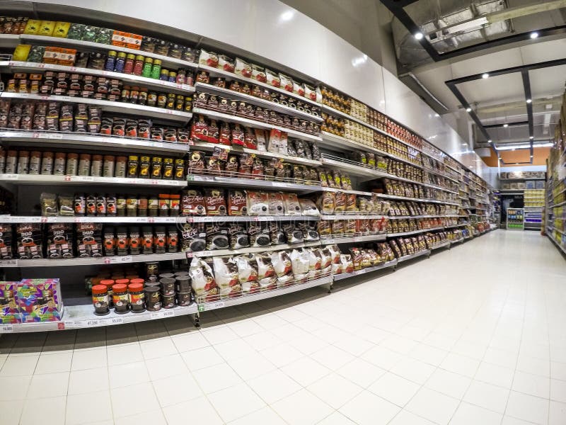 Supermarktregale redaktionelles stockbild. Bild von getränk - 49539304