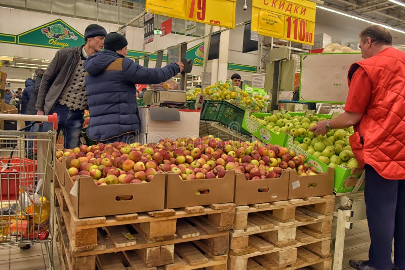 Mercearia do supermercado fotografia editorial. Imagem de compra - 38090787